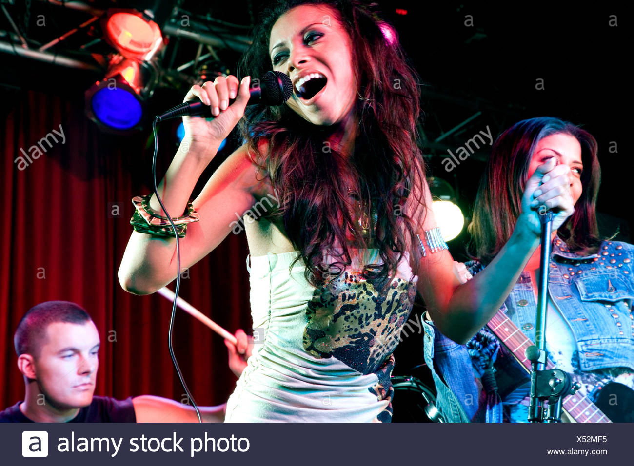 Punk Rock Band Stock Photos & Punk Rock Band Stock Images - Alamy