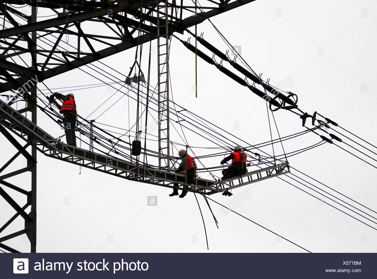Electrical Linemen High Resolution Stock Photography and Images - Alamy