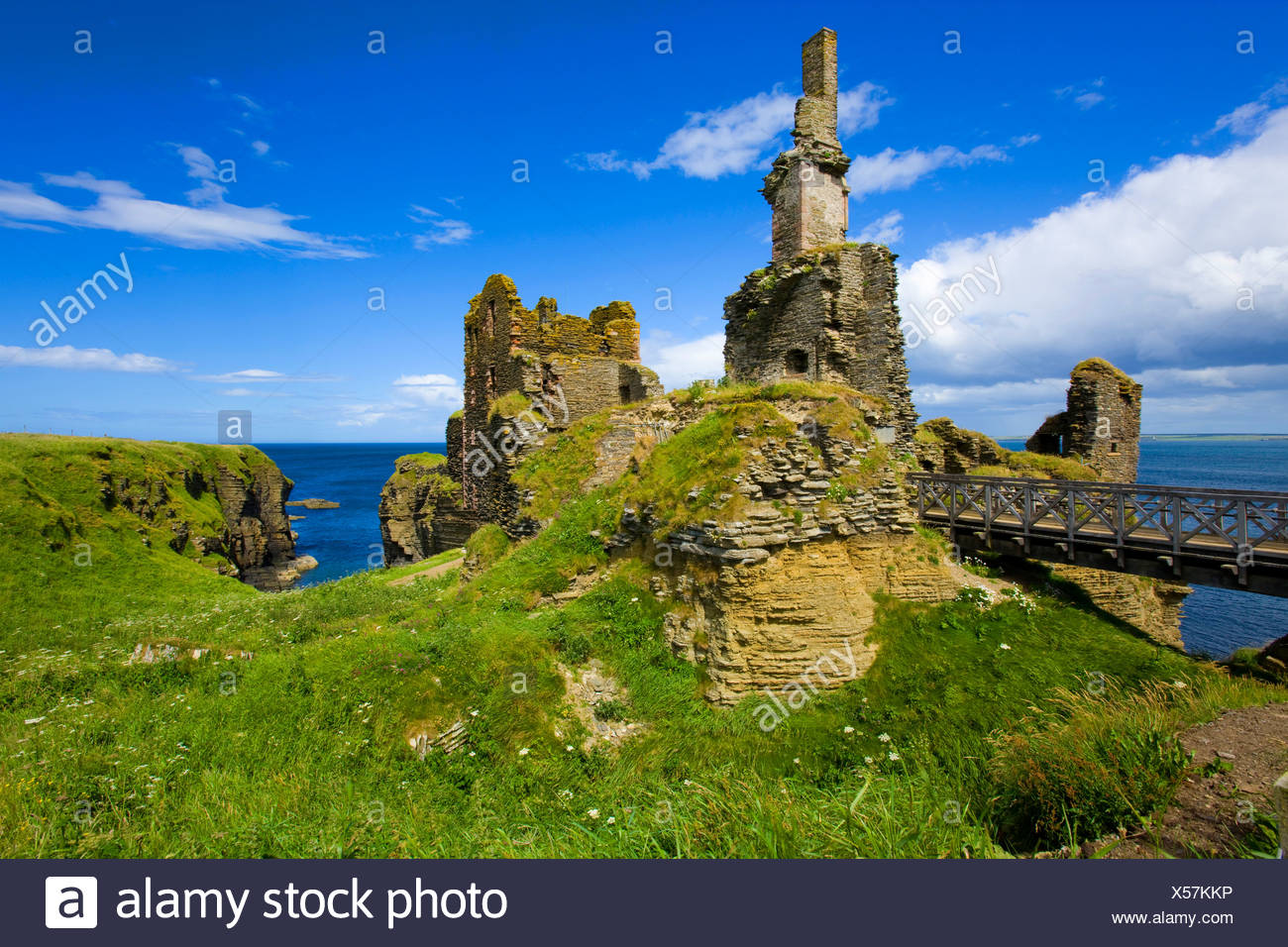 Bridge Castles High Resolution Stock Photography and Images - Alamy