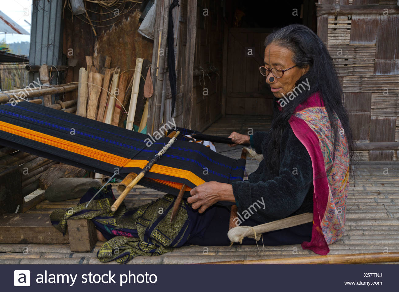 Mechanical Weaving Loom Stock Photos & Mechanical Weaving Loom Stock ...