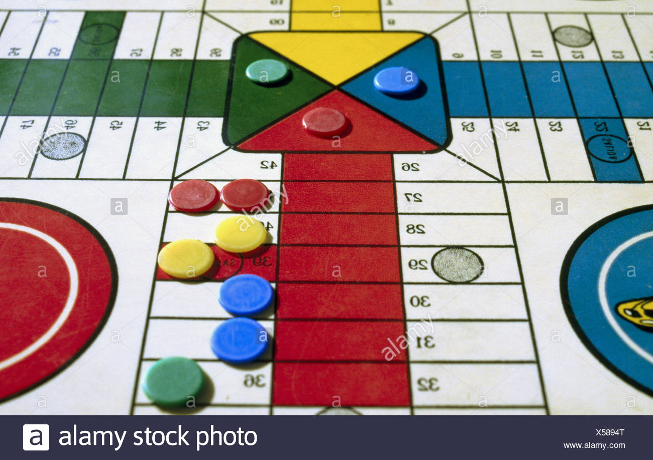 Parcheesi Board Stock Photos & Parcheesi Board Stock Images - Alamy