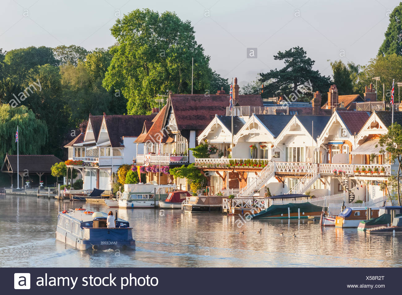 Thames Boathouse High Resolution Stock Photography and Images - Alamy