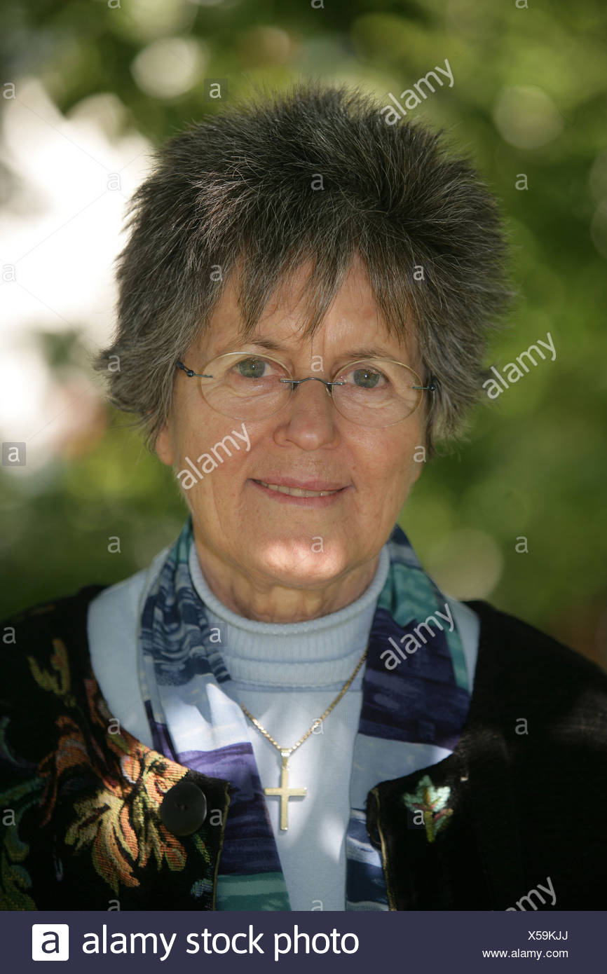 Ordensschwester High Resolution Stock Photography and Images - Alamy