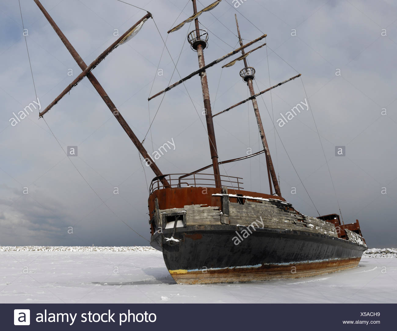 Rusting Ship Navy Stock Photos & Rusting Ship Navy Stock Images - Alamy