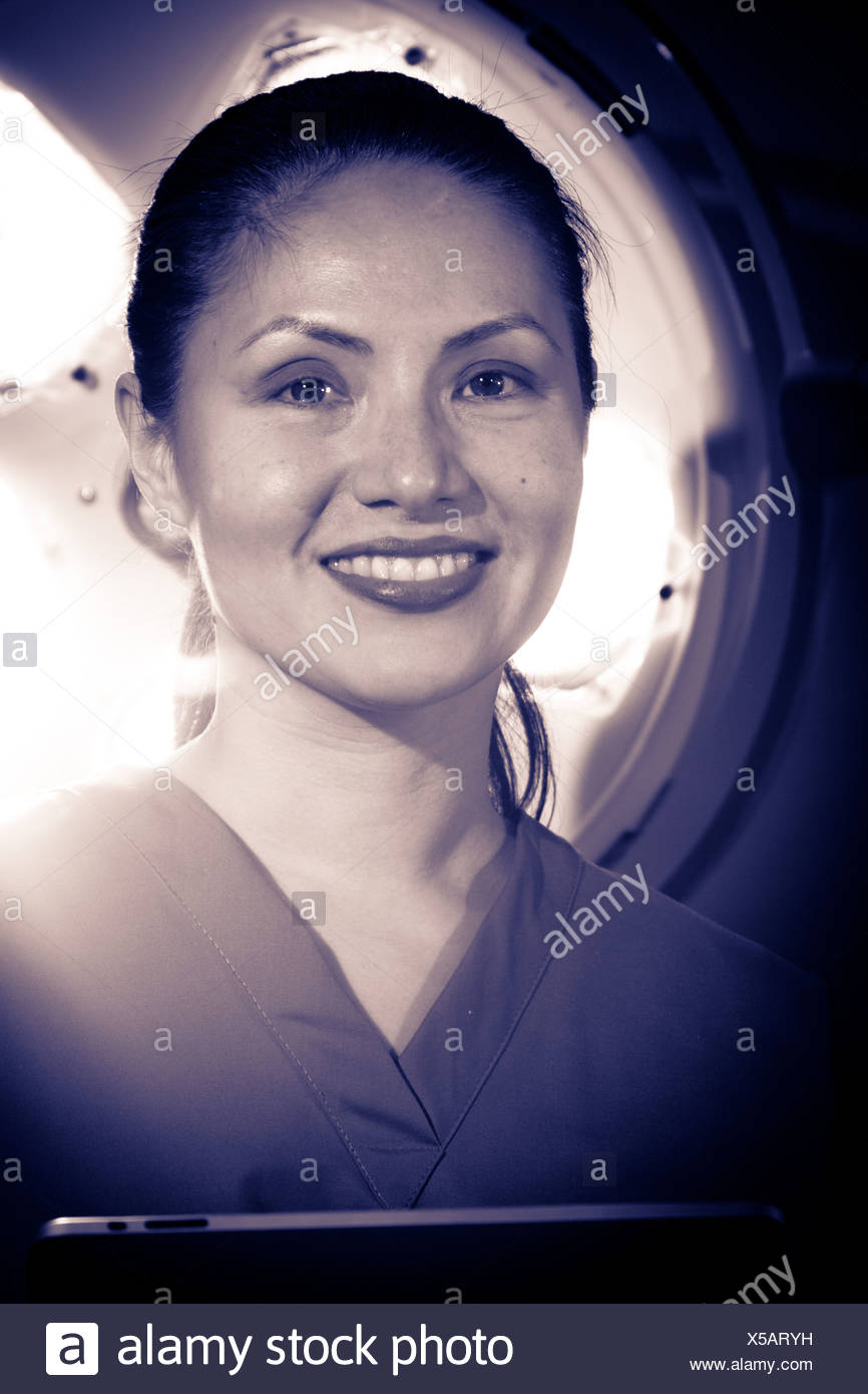 Filipino Nurse High Resolution Stock Photography and Images - Alamy