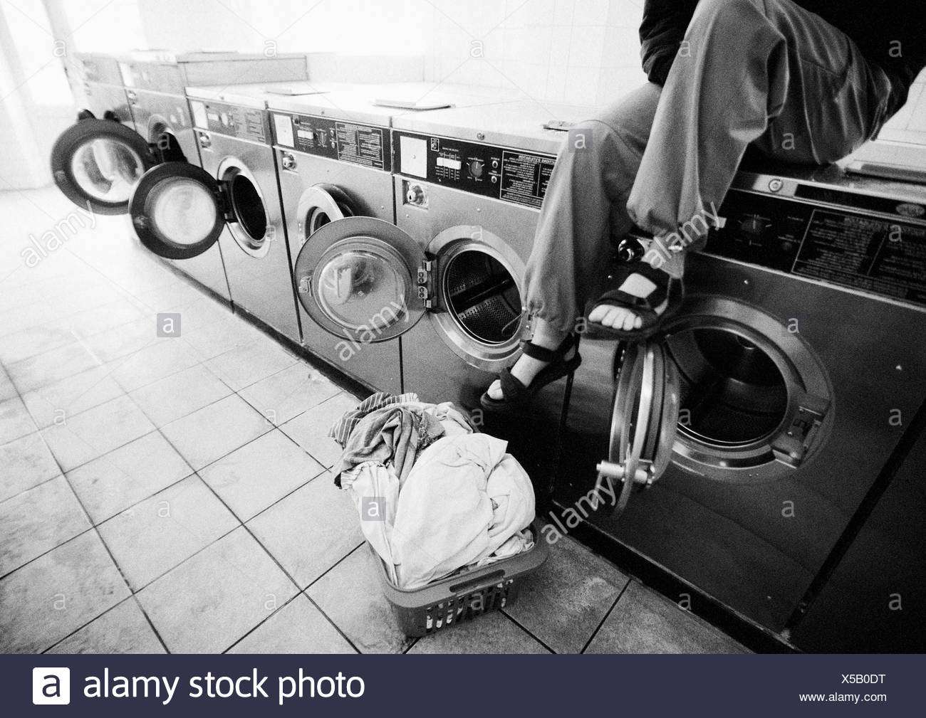 Laundrymat High Resolution Stock Photography and Images - Alamy