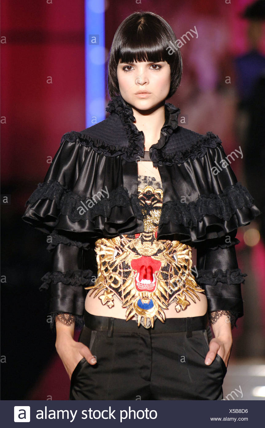 Wearing A Basque Stock Photos & Wearing A Basque Stock Images - Alamy