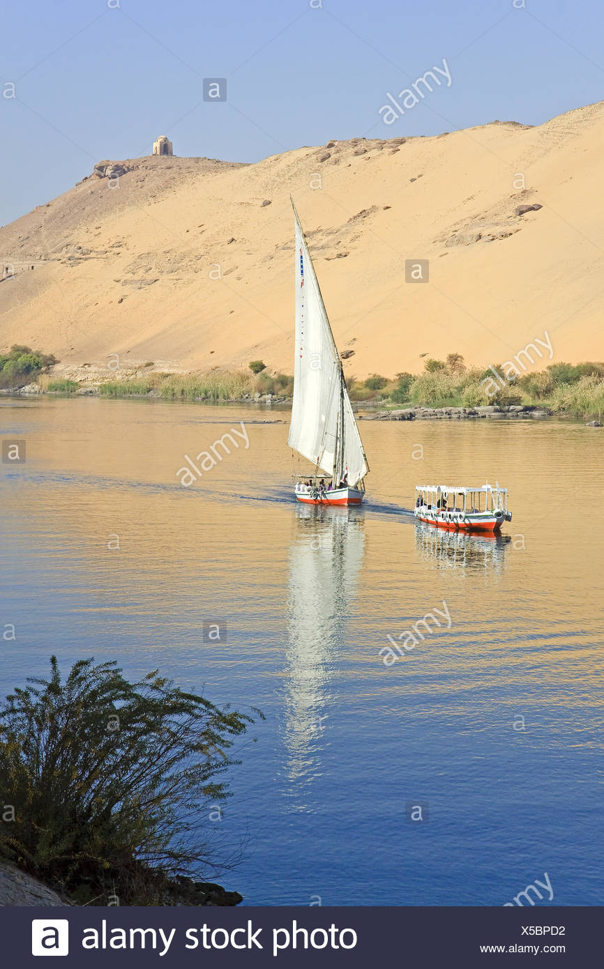 Aswan Nil And Desert High Resolution Stock Photography and Images - Alamy
