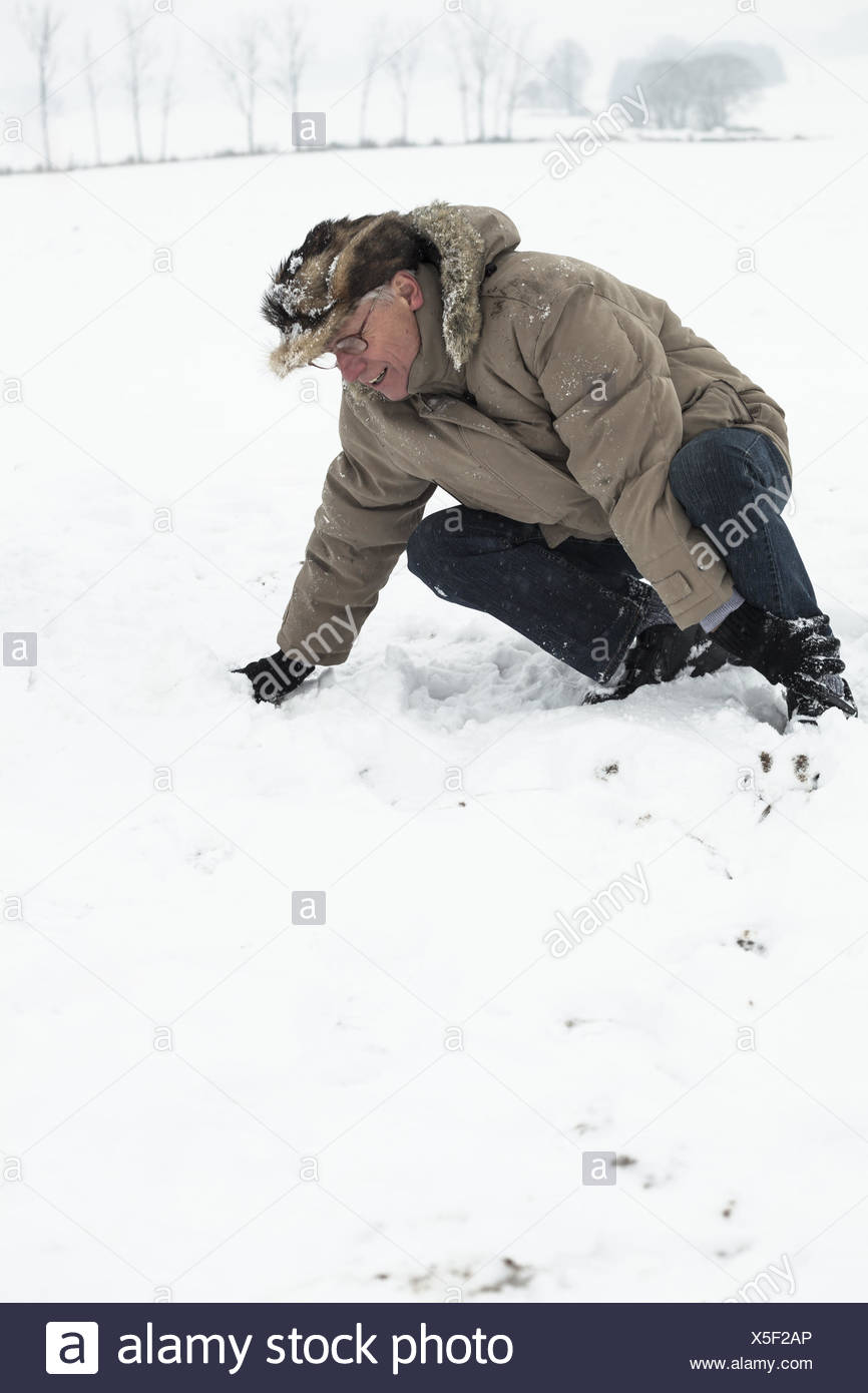 Man With Injured Leg High Resolution Stock Photography and Images - Alamy