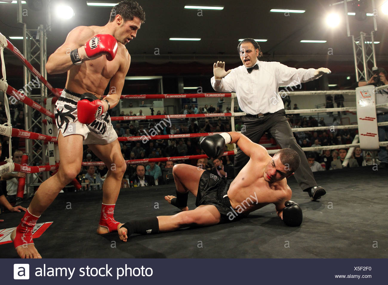 Kickboxer High Resolution Stock Photography and Images - Alamy