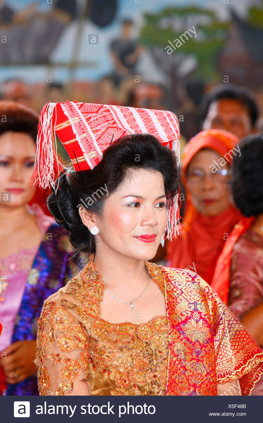 Batak Women Stock Photos & Batak Women Stock Images - Alamy