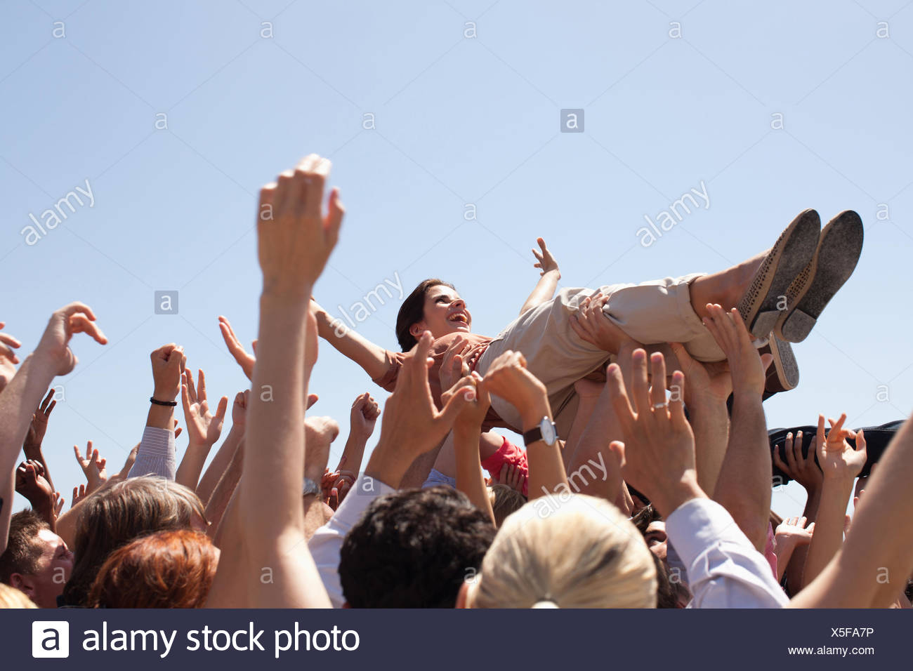 Crowd Surfing Stock Photos & Crowd Surfing Stock Images - Alamy