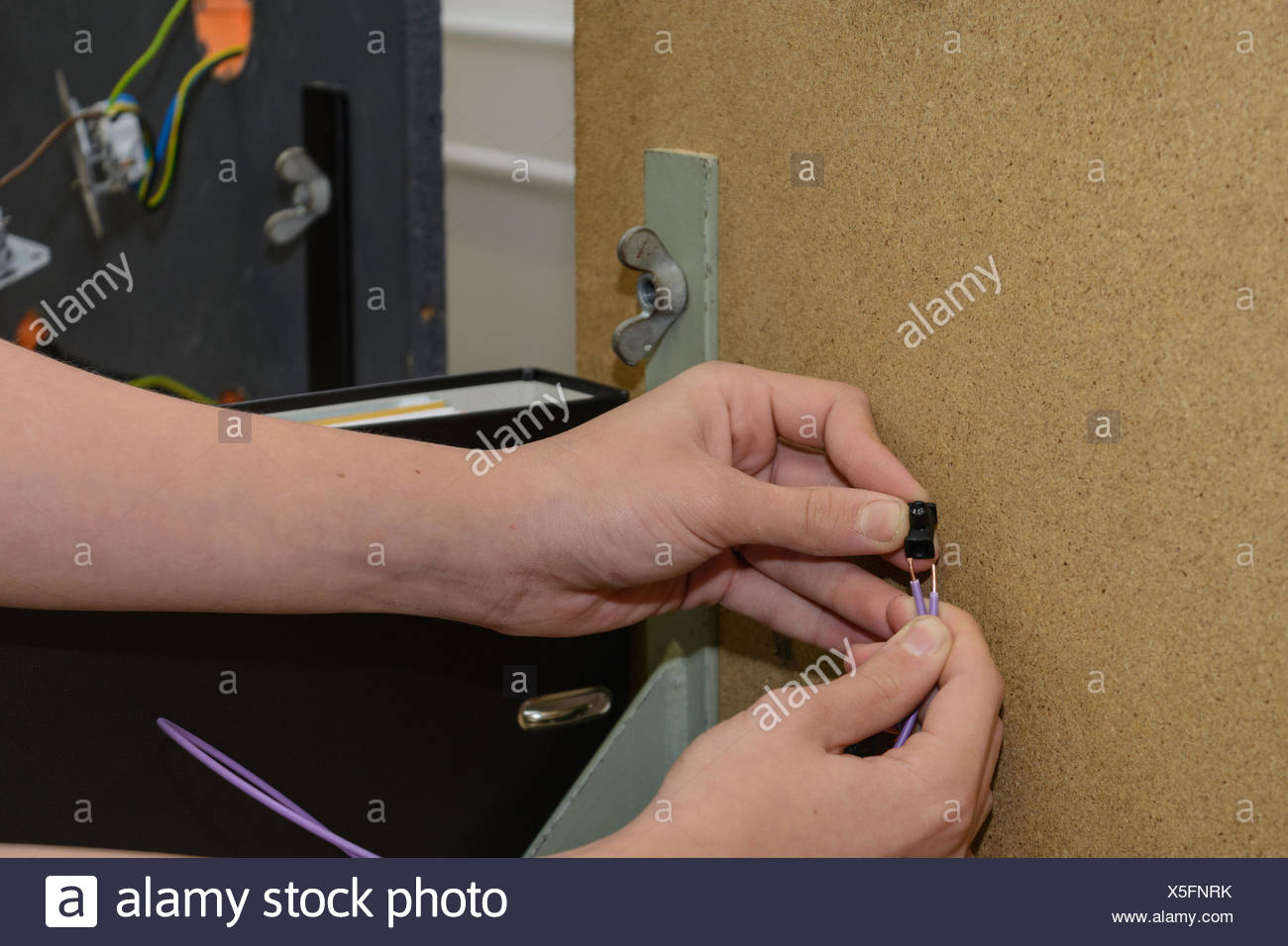 Klemme Elektrotechnik High Resolution Stock Photography and Images - Alamy