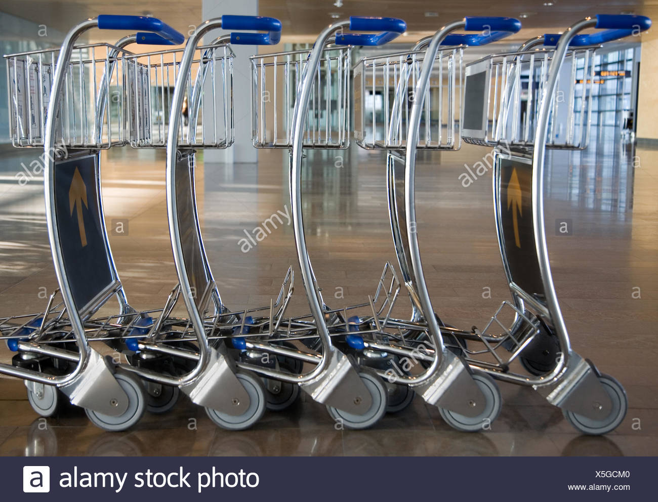Airport Trolley And Luggage High Resolution Stock Photography and ...