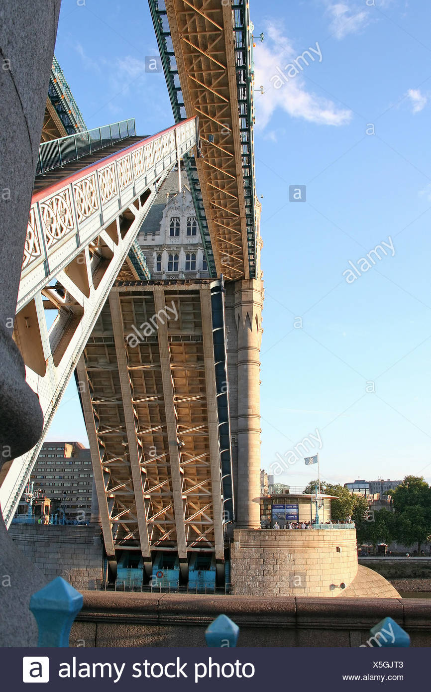 Lifted Tower Bridge High Resolution Stock Photography and Images - Alamy