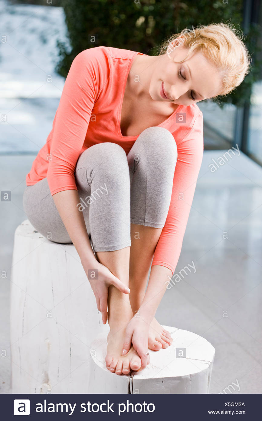 Woman Sore Feet High Resolution Stock Photography and Images - Alamy