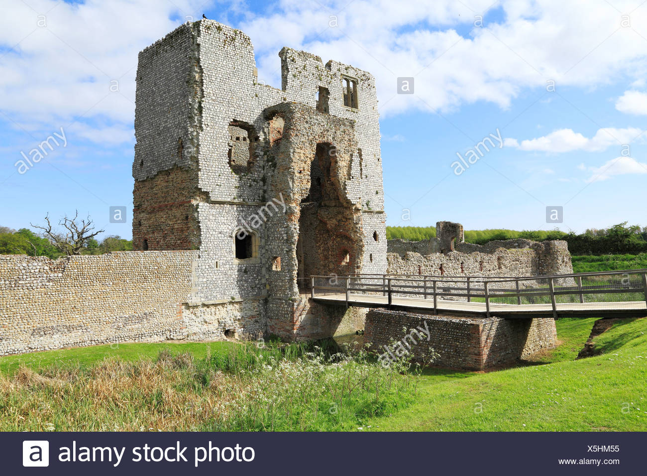English Castle Gatehouse High Resolution Stock Photography and Images ...
