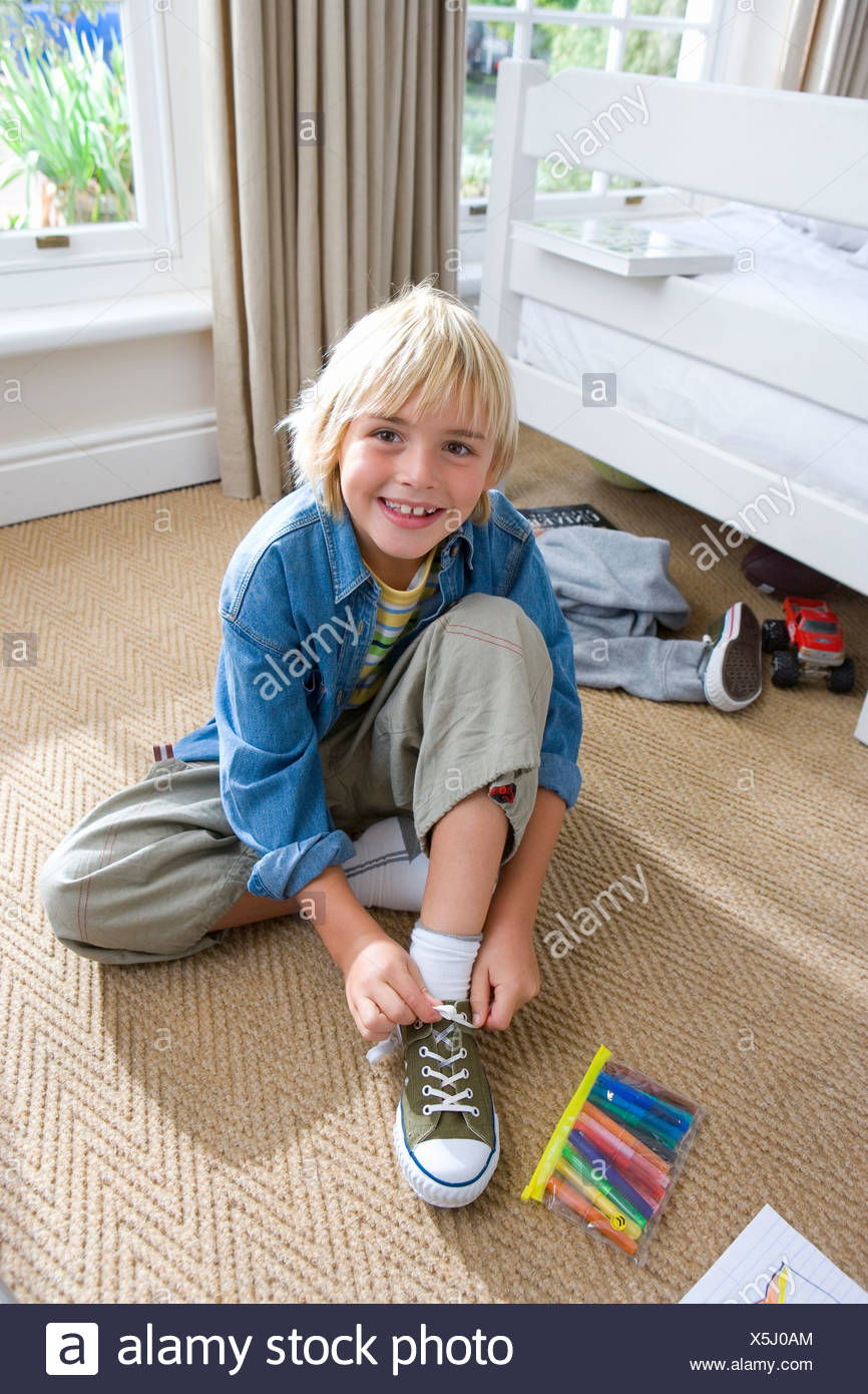 Cross Dressing Boy Stock Photos & Cross Dressing Boy Stock Images - Alamy