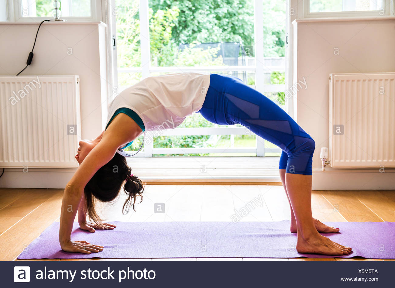 Woman Bending Over Stock Photos & Woman Bending Over Stock Images - Alamy