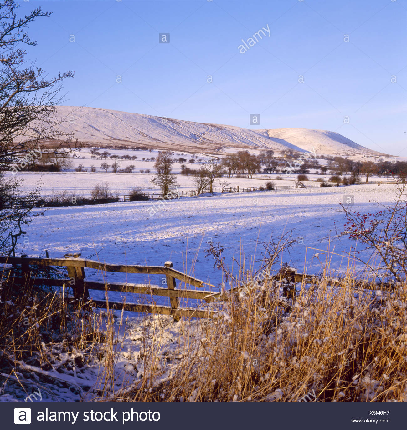 Pendle Hill Lancashire Stock Photos & Pendle Hill Lancashire Stock ...