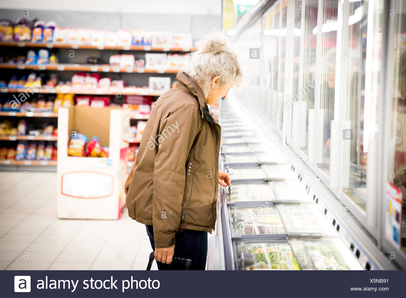 Woman Freezer High Resolution Stock Photography and Images - Alamy