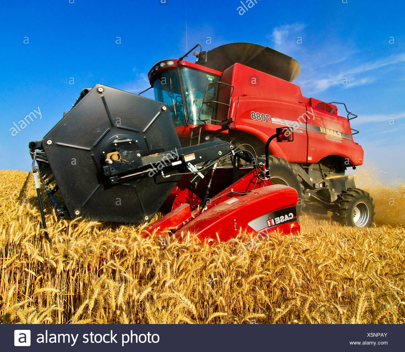 Wheat Usa Combines High Resolution Stock Photography and Images - Alamy