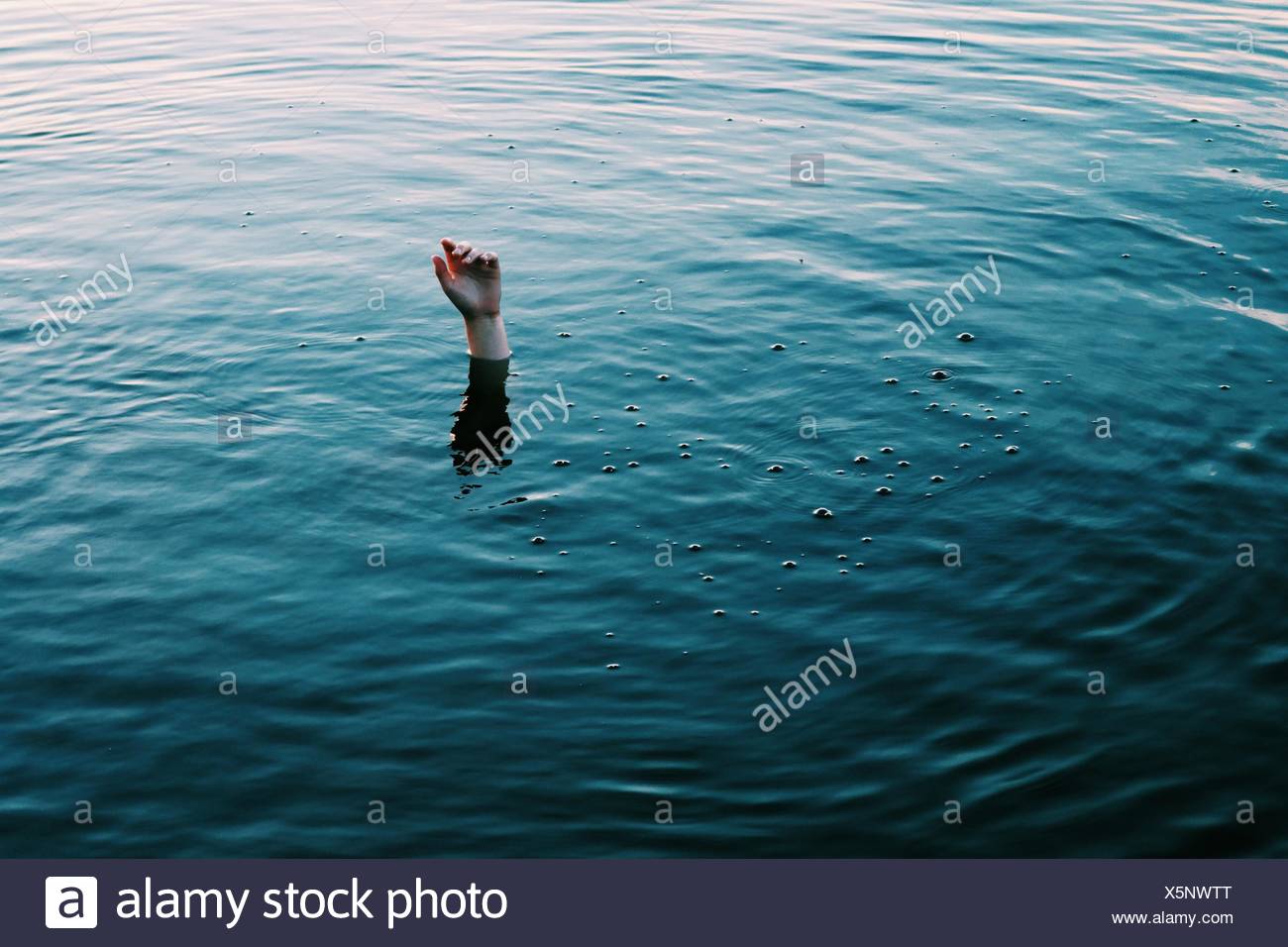 People Drowning Stock Photos & People Drowning Stock Images - Alamy