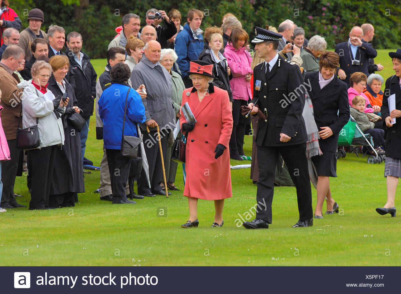 Queen Elizabeth Ii At Balmoral Castle Stock Photos & Queen Elizabeth Ii ...
