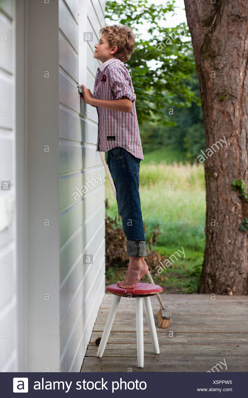 Tiptoe People Stock Photos & Tiptoe People Stock Images - Alamy