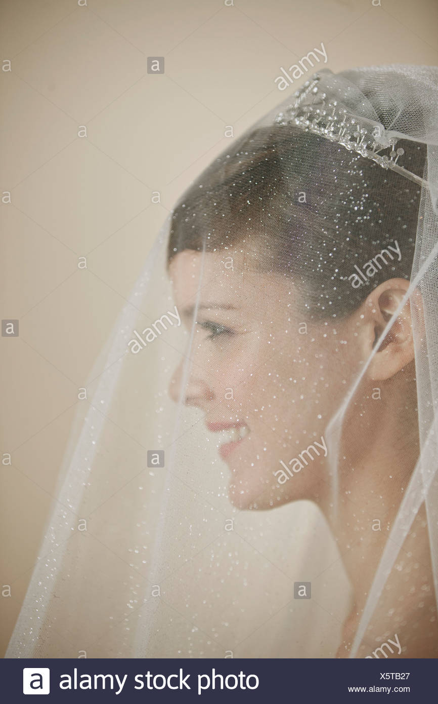 Wedding Tiara High Resolution Stock Photography and Images - Alamy