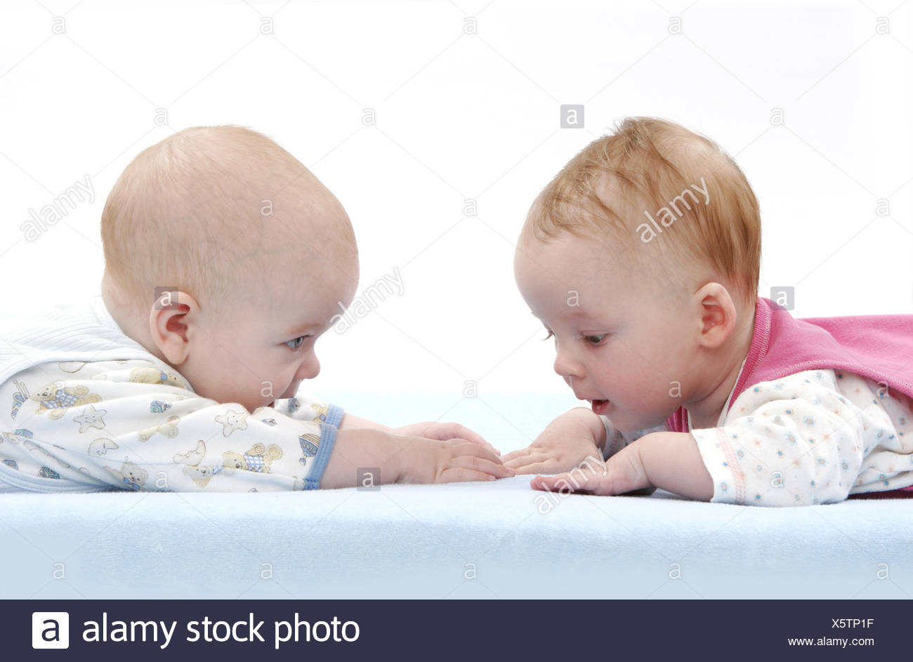 Sitzen Spielen High Resolution Stock Photography and Images - Alamy