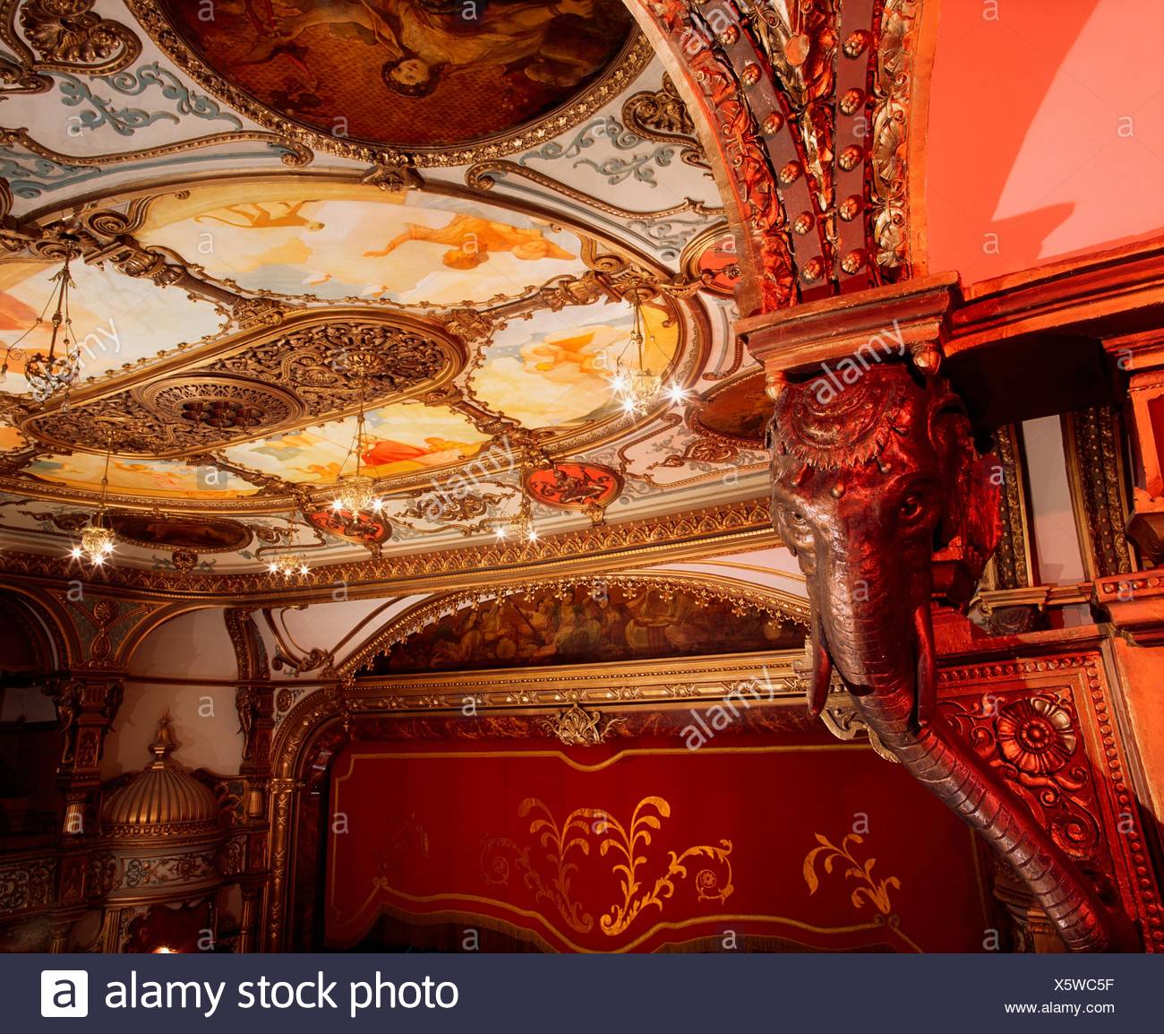 Grand Opera House Belfast High Resolution Stock Photography and Images ...