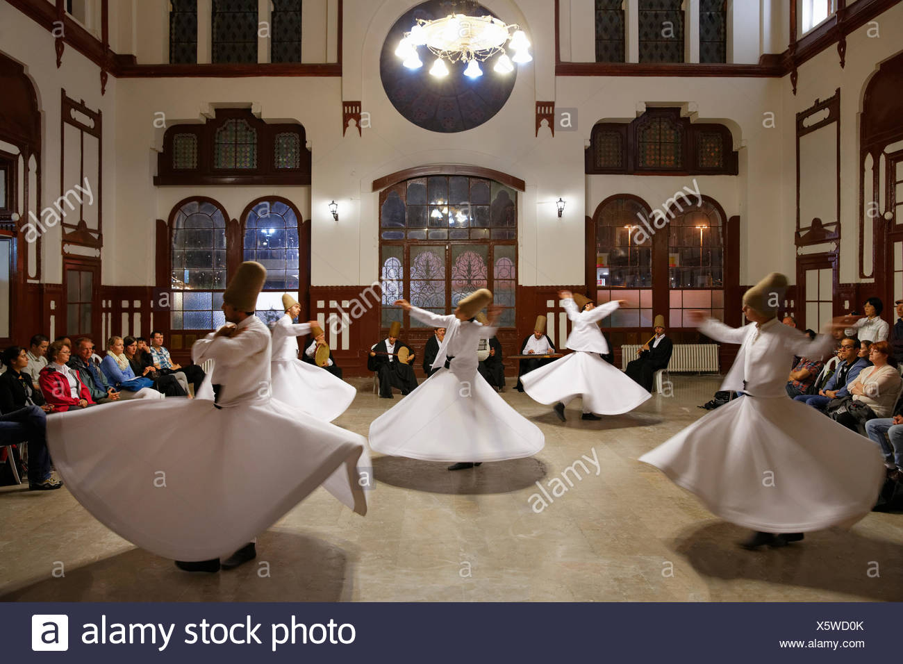 Dancing Turkish Man High Resolution Stock Photography and Images - Alamy