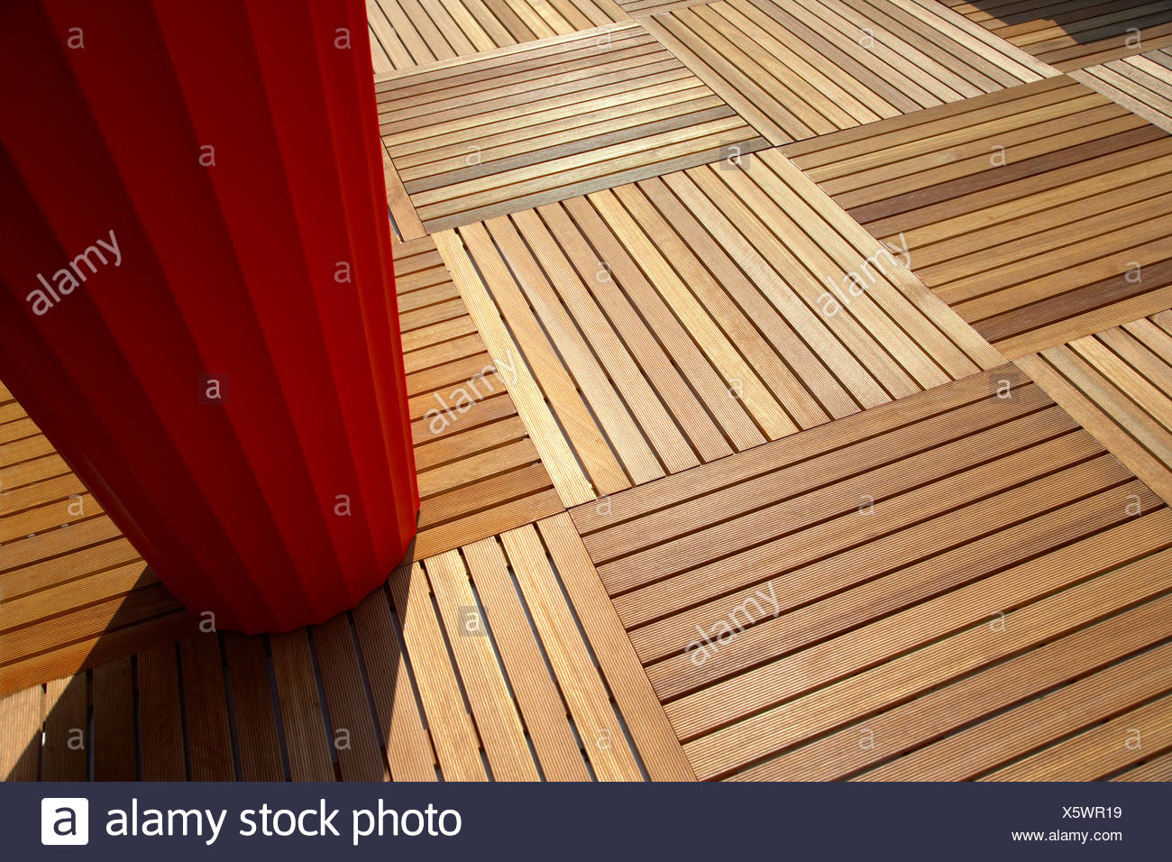 Timber Column High Resolution Stock Photography and Images - Alamy