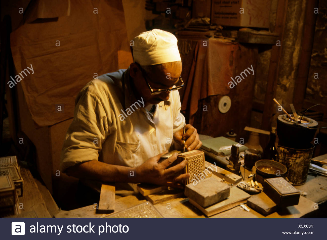 Market Craftsman High Resolution Stock Photography and Images - Alamy