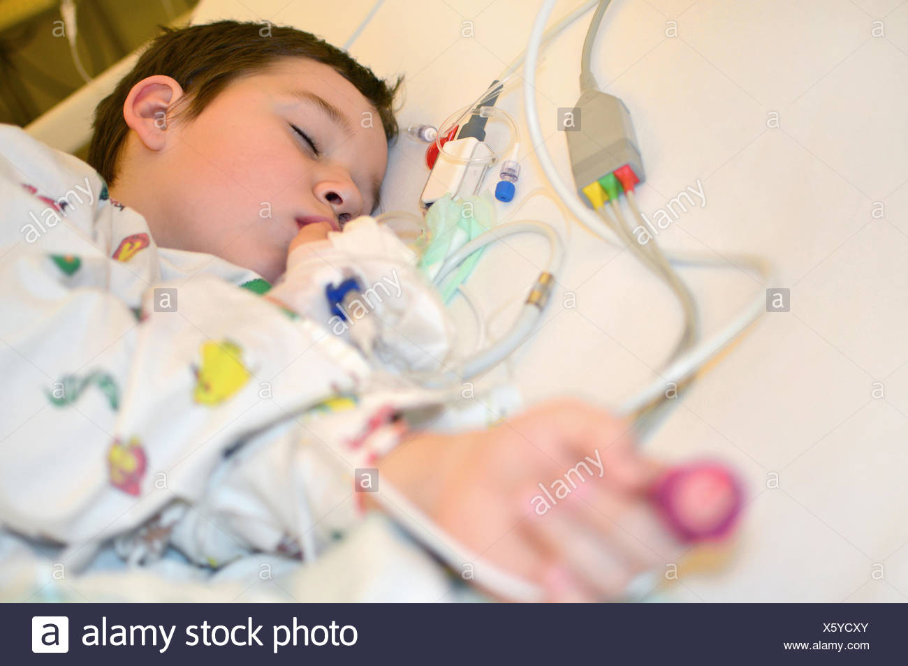 Child Anesthesia Mask Stock Photos & Child Anesthesia Mask Stock Images ...