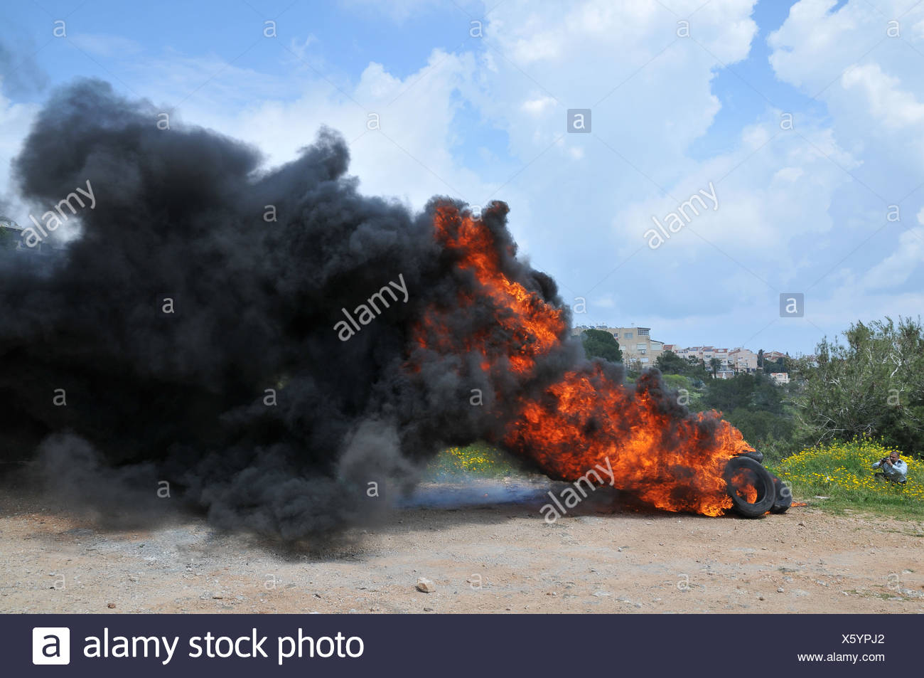 Burning Tyres High Resolution Stock Photography and Images - Alamy