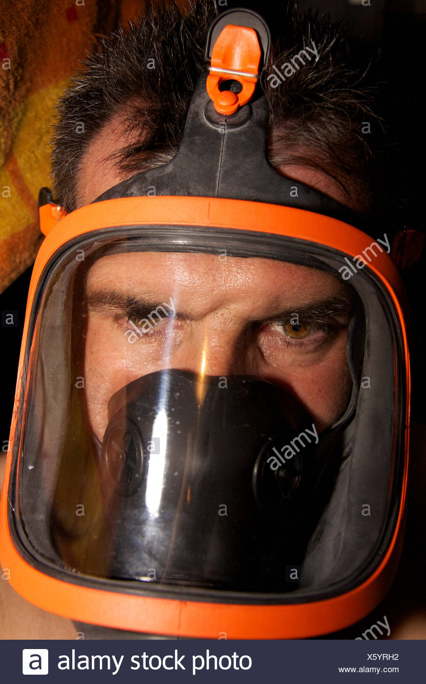 Respirator Stock Photos & Respirator Stock Images - Alamy