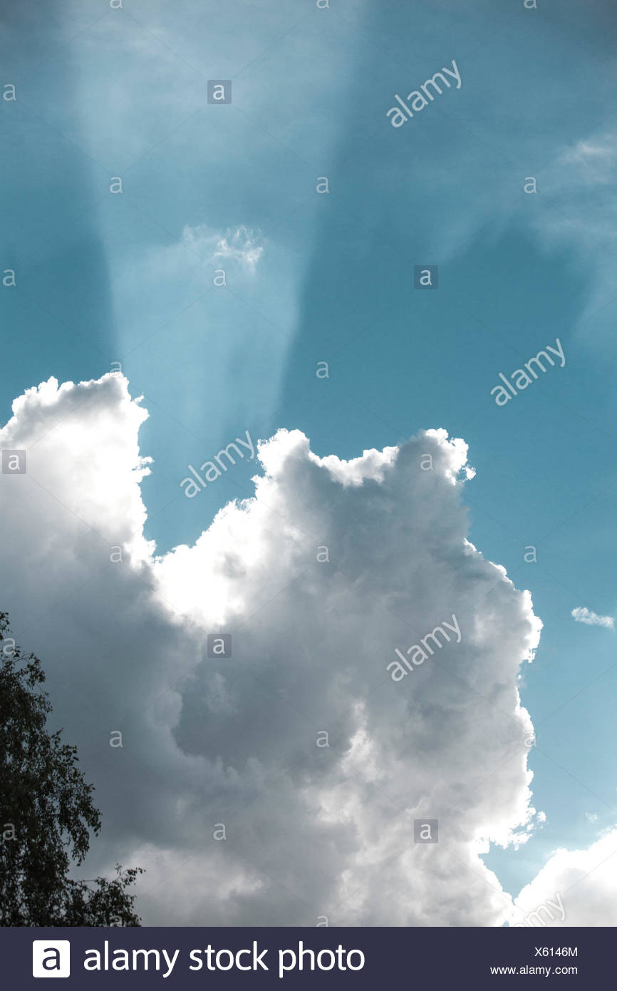 Beam Of Light From Clouds Stock Photos & Beam Of Light From Clouds ...