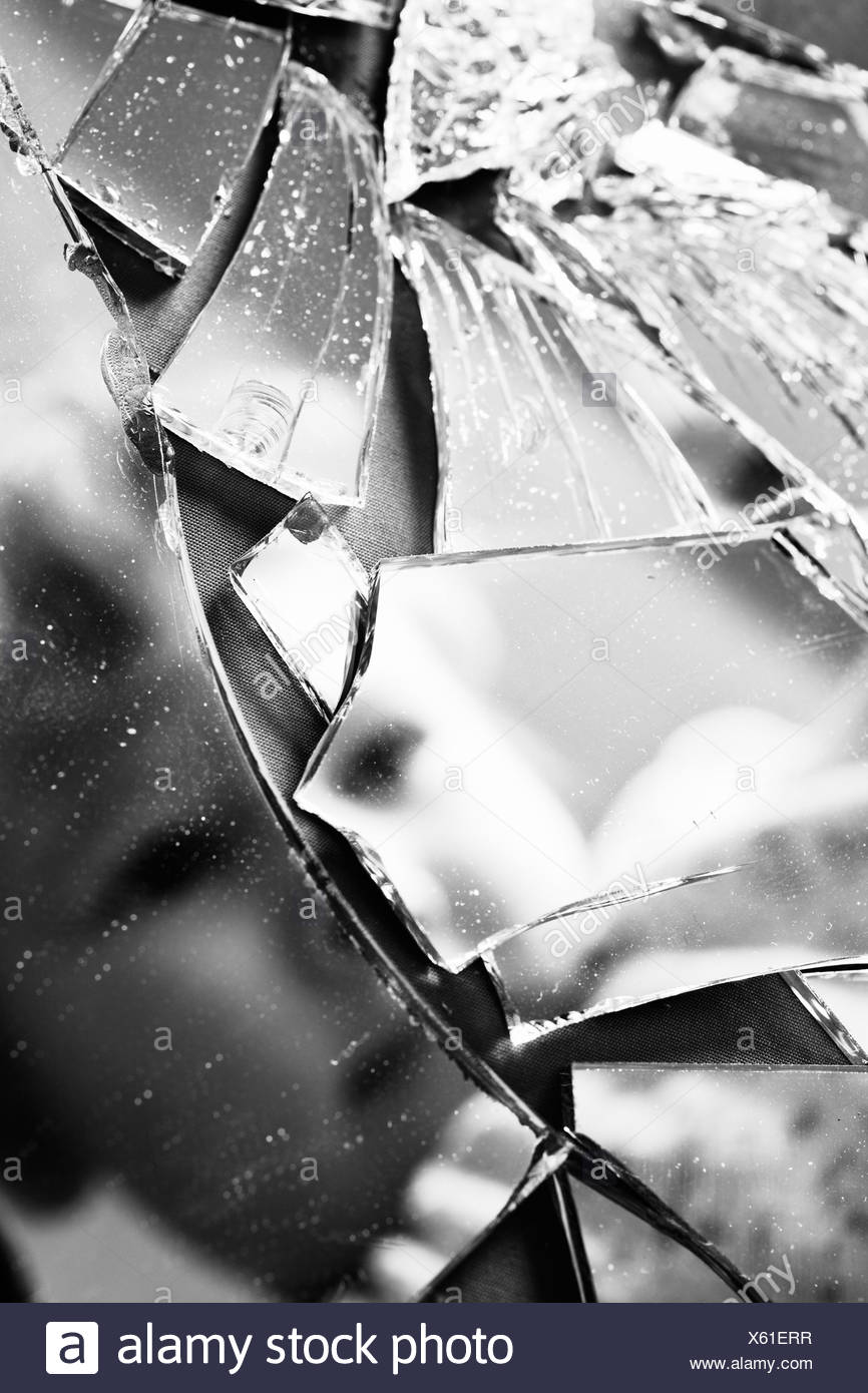 Broken Mirror High Resolution Stock Photography and Images - Alamy