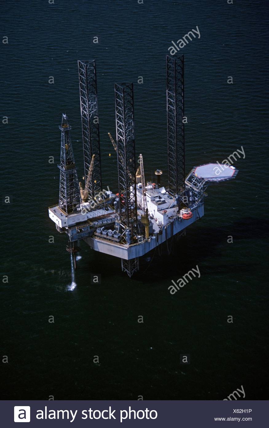 Cantilevered Crane High Resolution Stock Photography and Images - Alamy