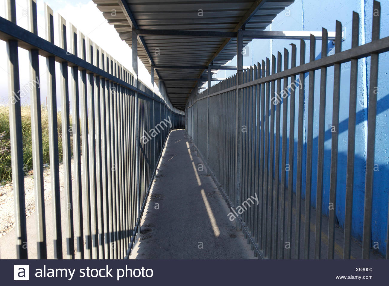 Israel Palestine Border Fence High Resolution Stock Photography and ...