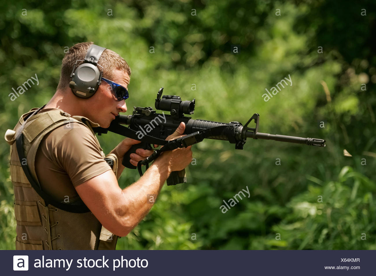 Semi Automatic Assault Rifle Stock Photos & Semi Automatic Assault ...