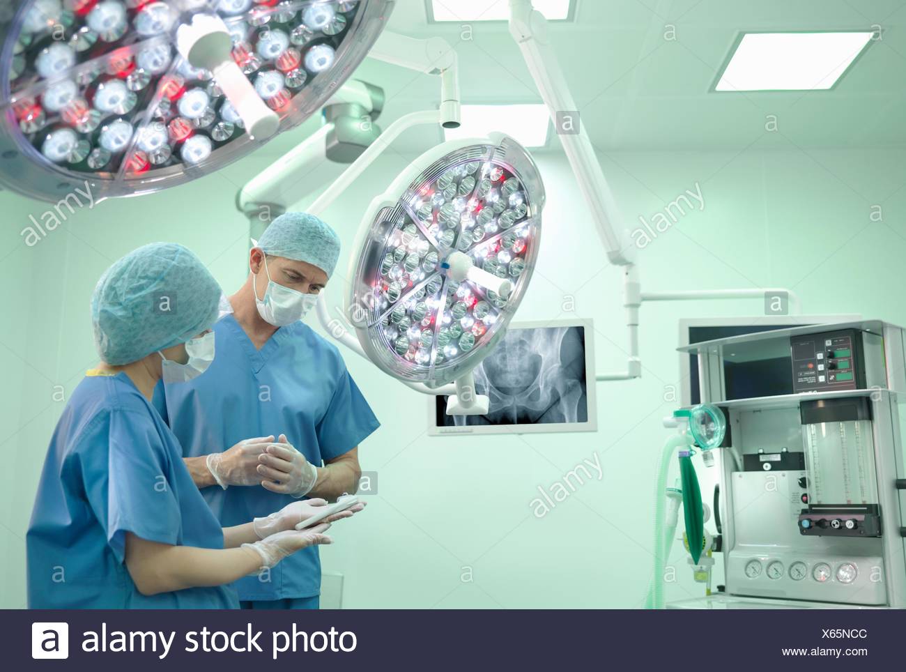 Hip Replacement Hospital Stock Photos & Hip Replacement Hospital Stock ...