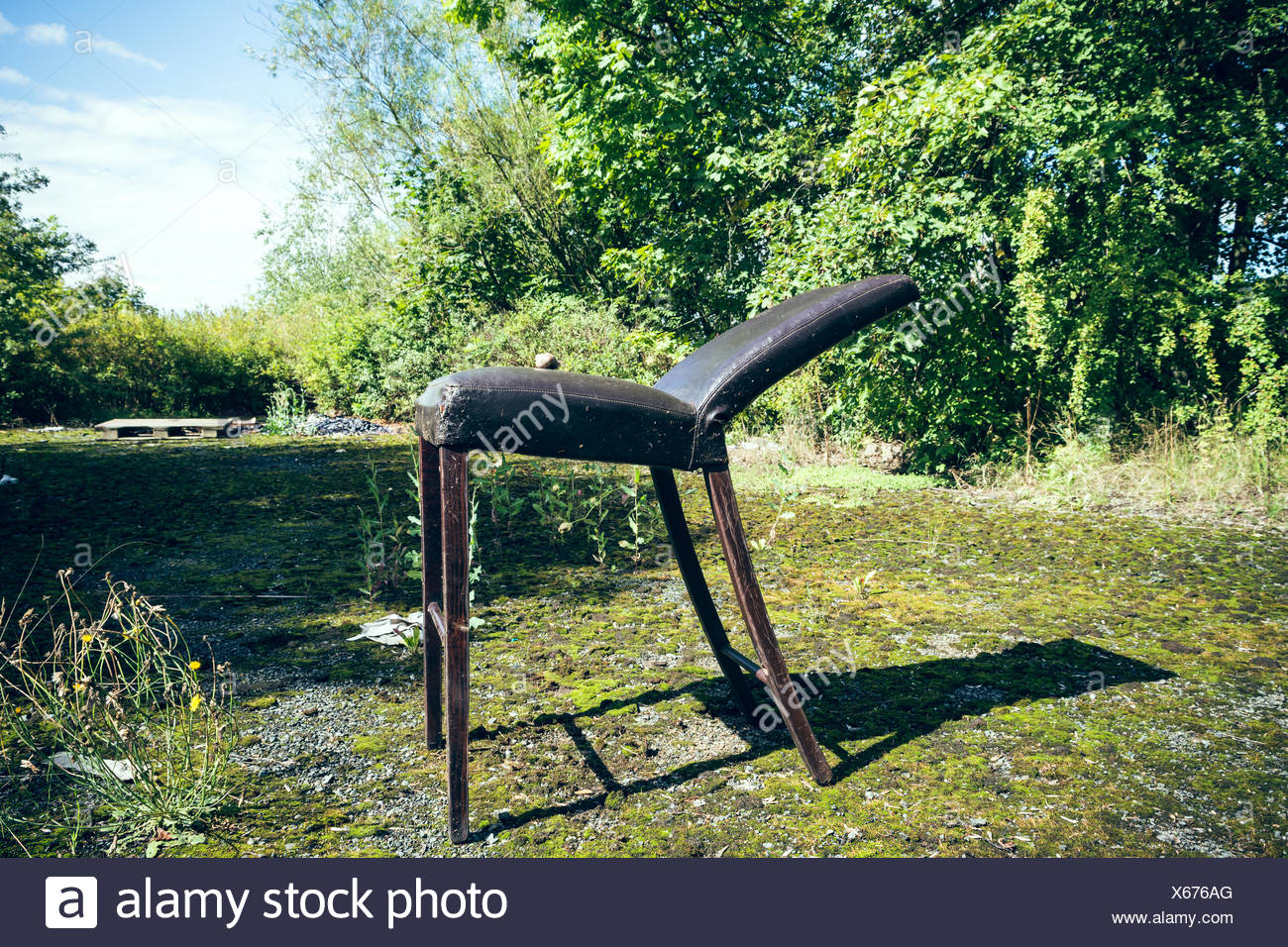 Old Wooden Chair Broken High Resolution Stock Photography and Images ...