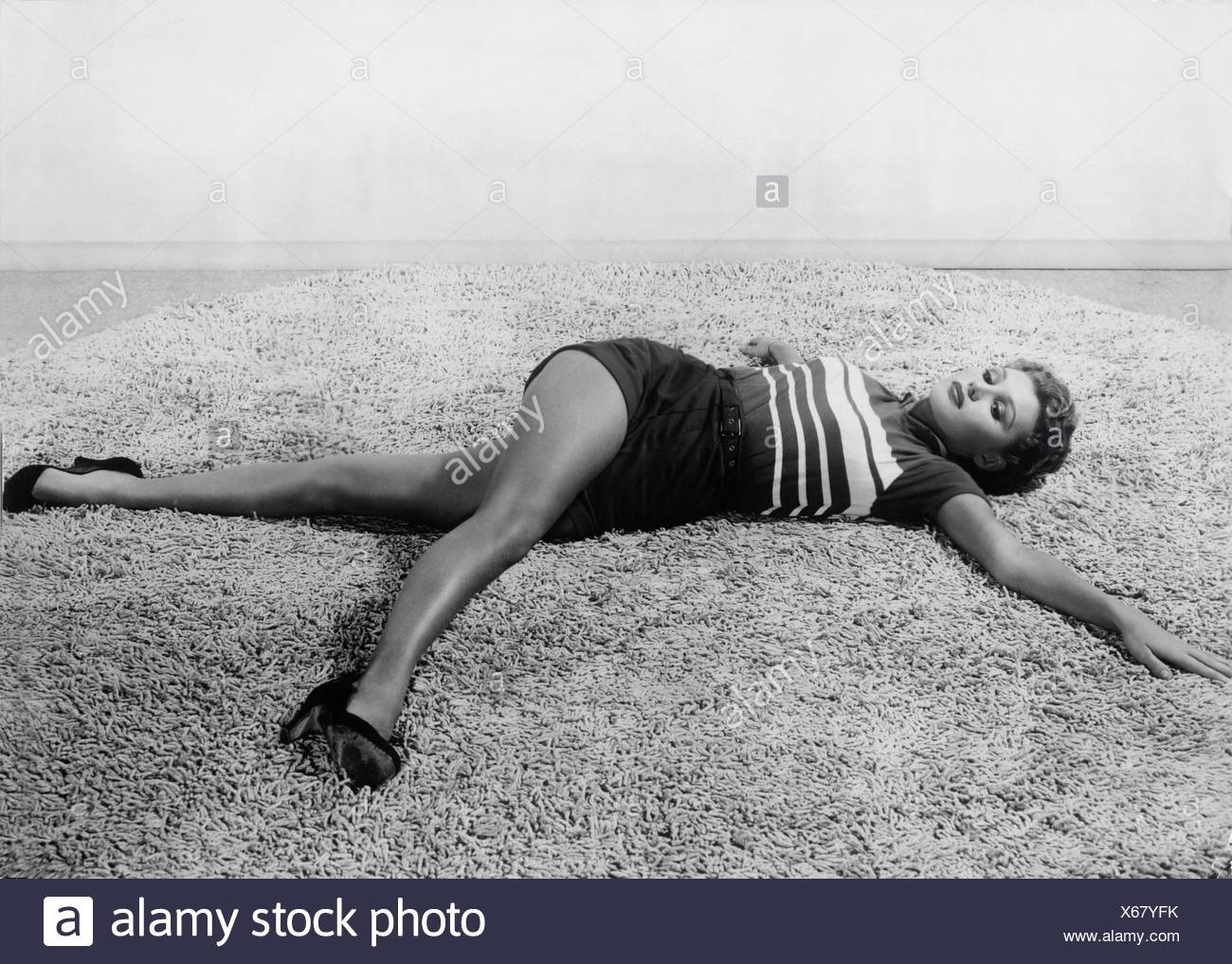 Women Legs 1950s High Resolution Stock Photography and Images - Alamy
