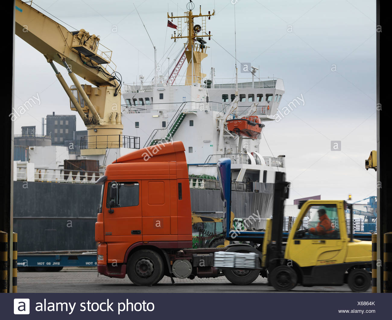 Loading Truck Forklift Stock Photos & Loading Truck Forklift Stock ...
