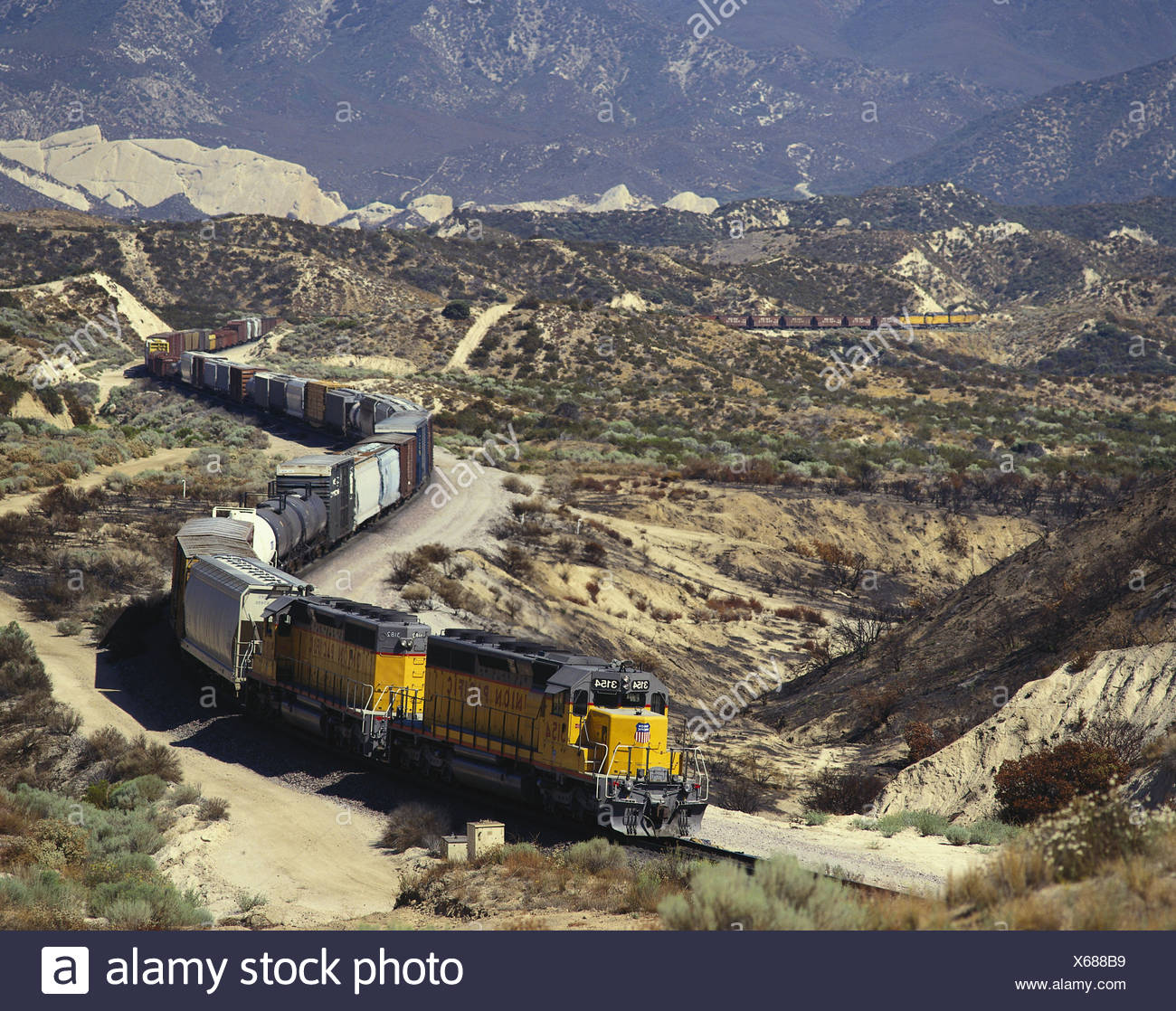 Cajon Pass Train Stock Photos & Cajon Pass Train Stock Images - Alamy