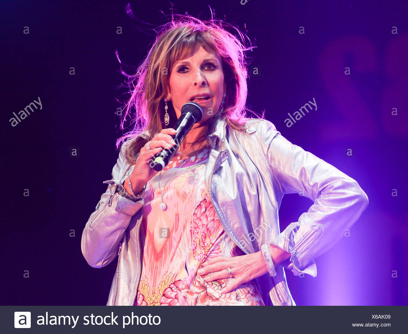 Singer Ireen Sheer High Resolution Stock Photography and Images - Alamy