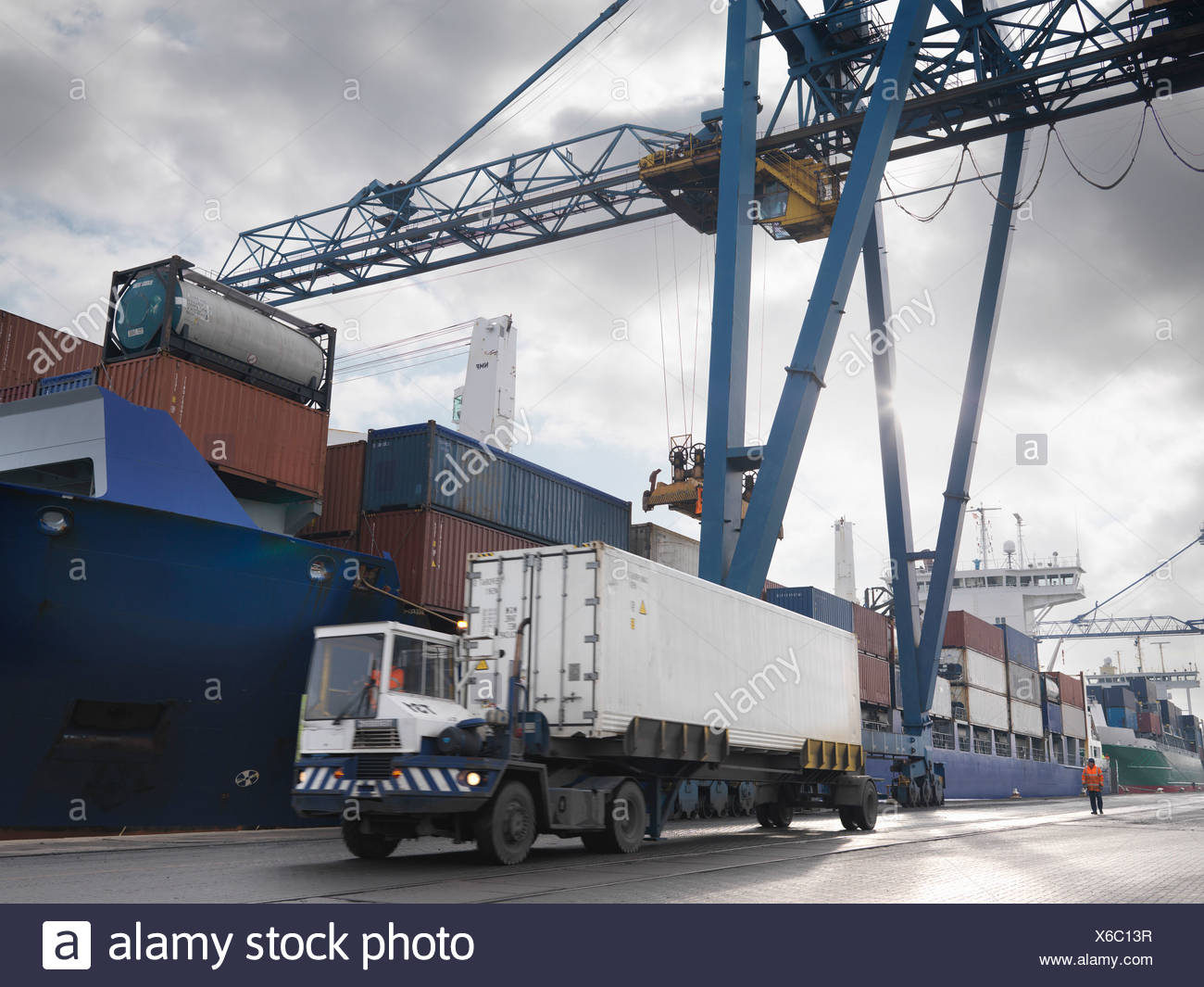 Lorry Crane High Resolution Stock Photography and Images - Alamy